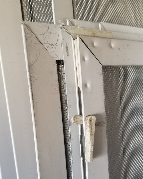 Screen latch for double hung windows : SWISCO.com