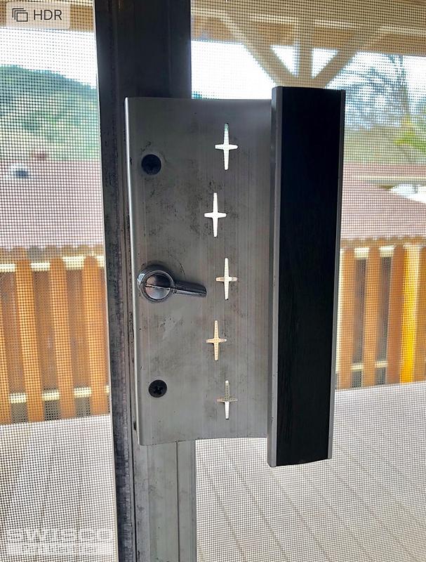 Hi Lite Convertible Sliding Door Latch : SWISCO.com