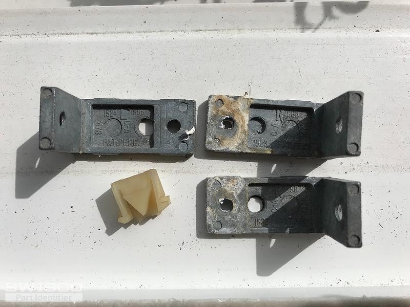 Corner mounting pivot bar : SWISCO.com