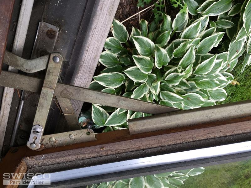 Window crank assembly replacement : SWISCO.com