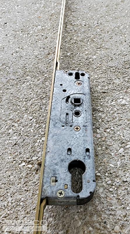 lock on the inactive door, : SWISCO.com
