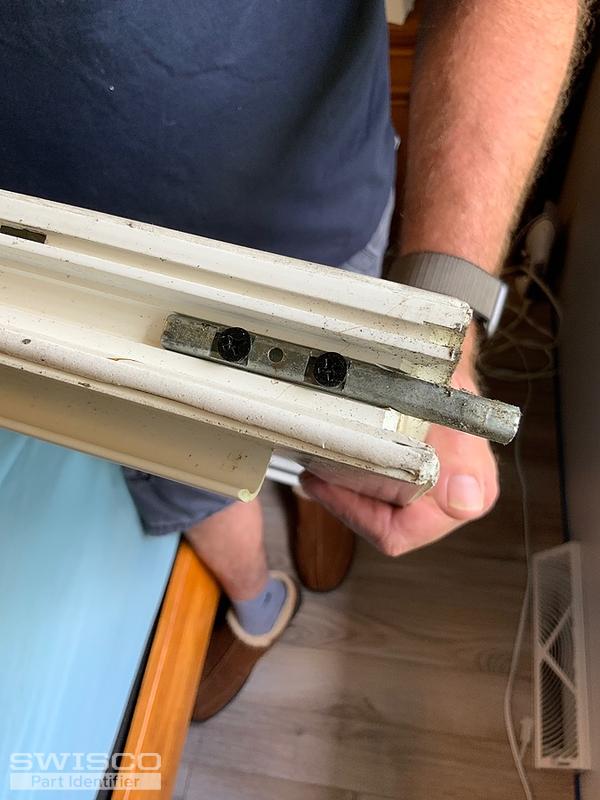 Bottom window bracket : SWISCO.com