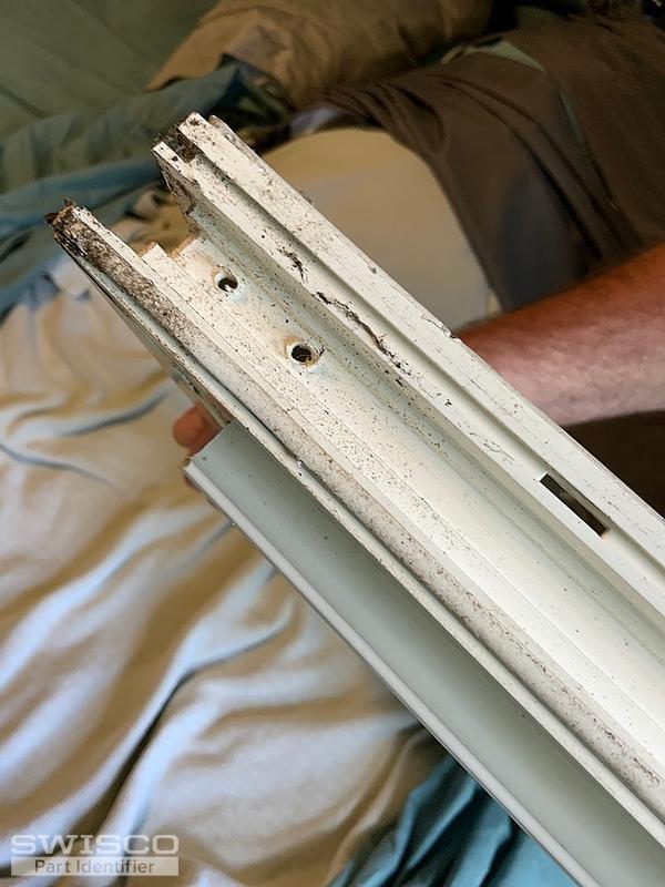 Bottom window bracket : SWISCO.com