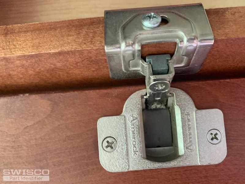 Need new self-closing Wellborn cabinet hinges : SWISCO.com
