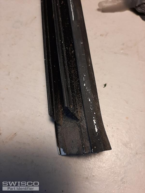 Exterior under door seal snap in style : SWISCO.com