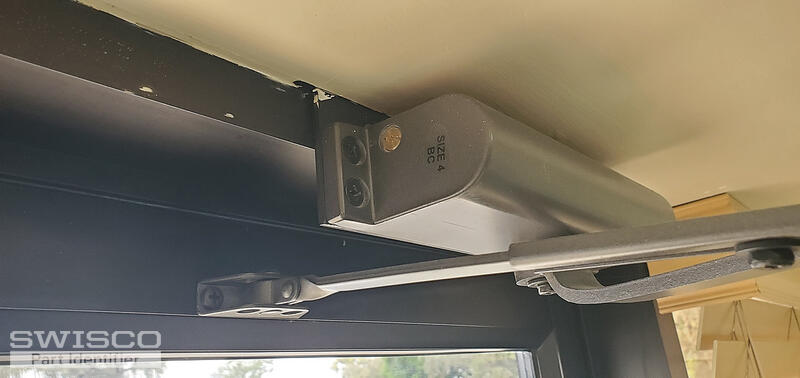 Kawneer door pivots, seals and threshold : SWISCO.com