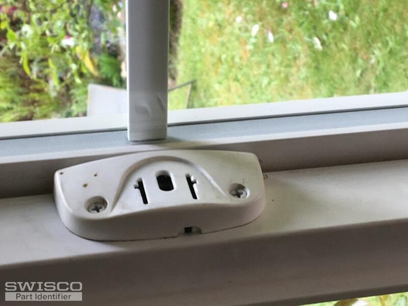 Vinyl sliding Jeld Wen window - locks : SWISCO.com