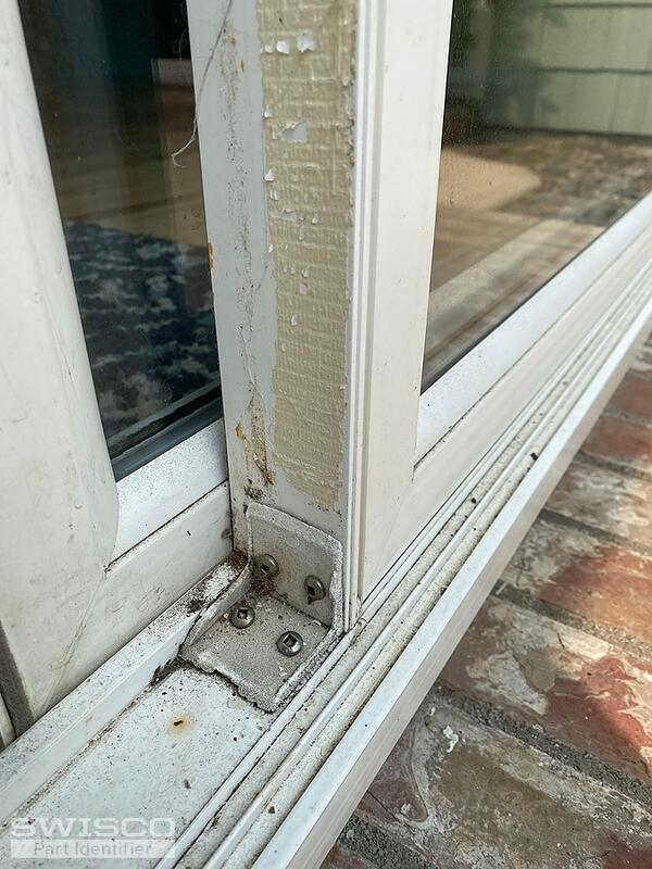 Plastic corner brackets on fixed panel : SWISCO.com