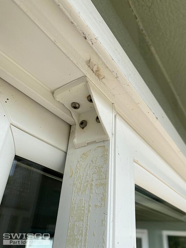 Plastic corner brackets on fixed panel : SWISCO.com