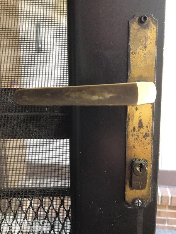 20 y o PADO storm door latch assembly needs replacementI : SWISCO.com