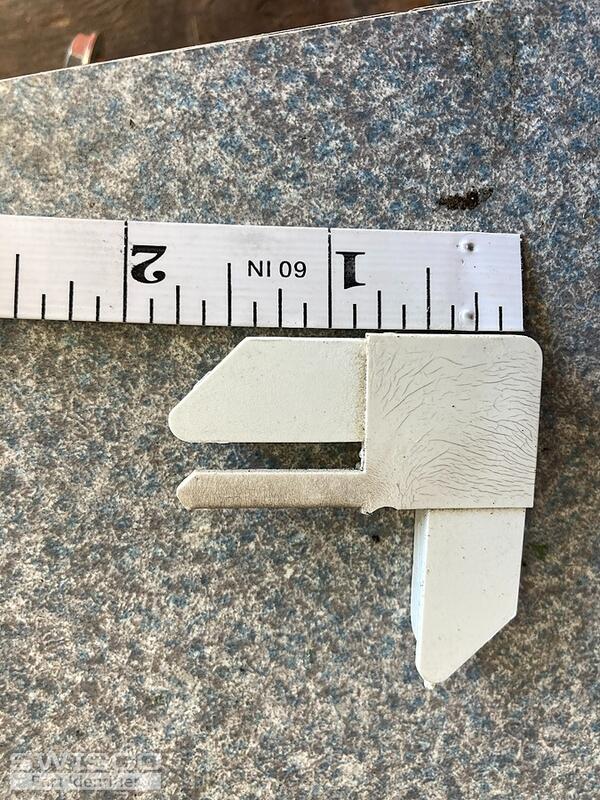 Window screen corner with pull tab : SWISCO.com