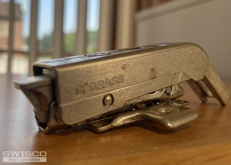 Snapped hinge : SWISCO.com