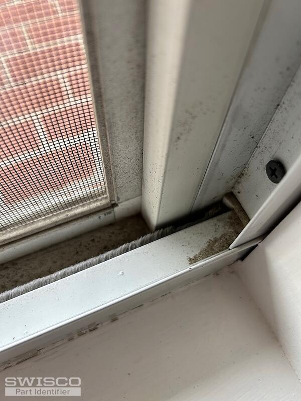 The 17 windows seem to be Alenco based on latches markings. Multiple ...