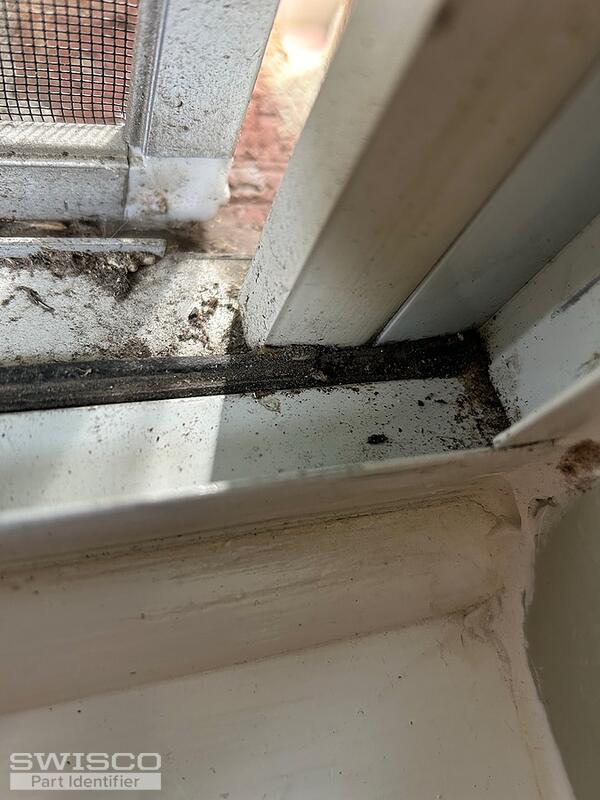 The 17 windows seem to be Alenco based on latches markings. Multiple ...