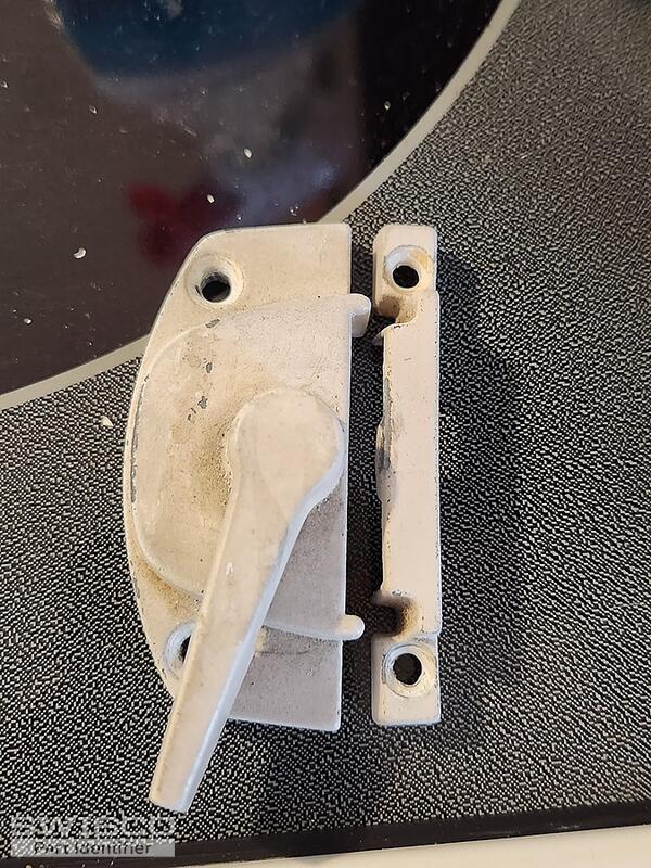 Sash lock & keeper : SWISCO.com