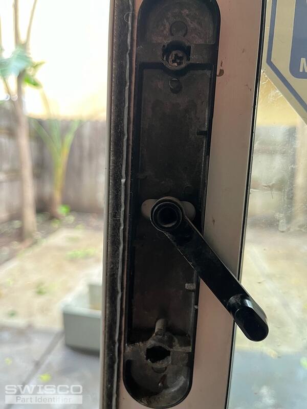 Replacement sliding door handle w keyed lock : SWISCO.com