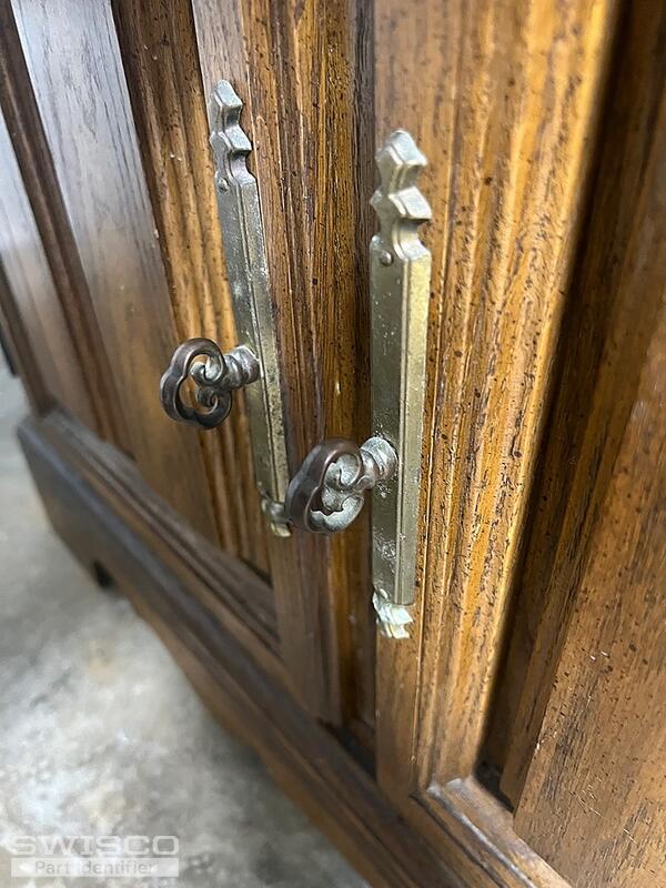 Mock key cabinet pull : SWISCO.com