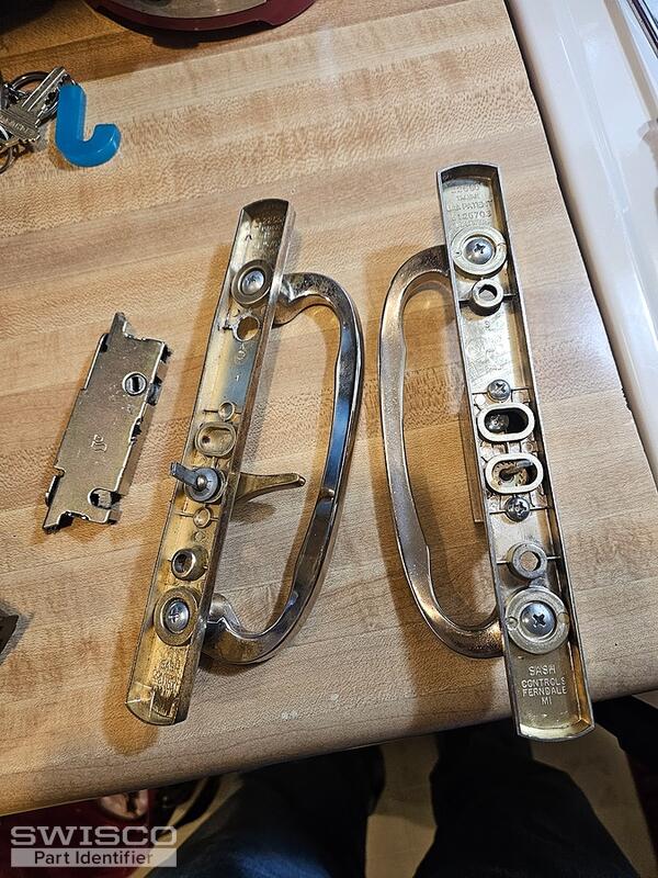 Broken handle and broken locking mechanism : SWISCO.com