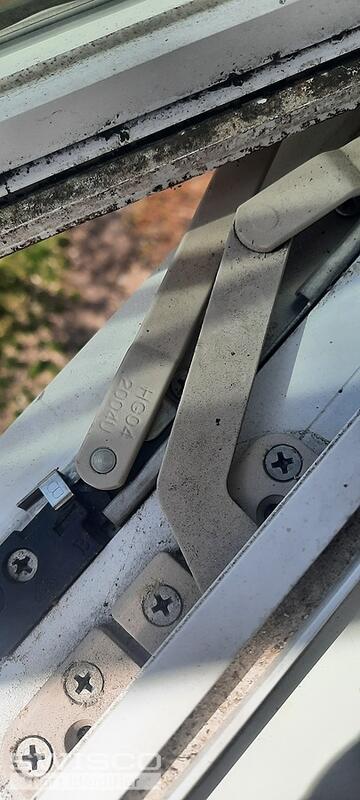 Broken bracket to open and close window : SWISCO.com