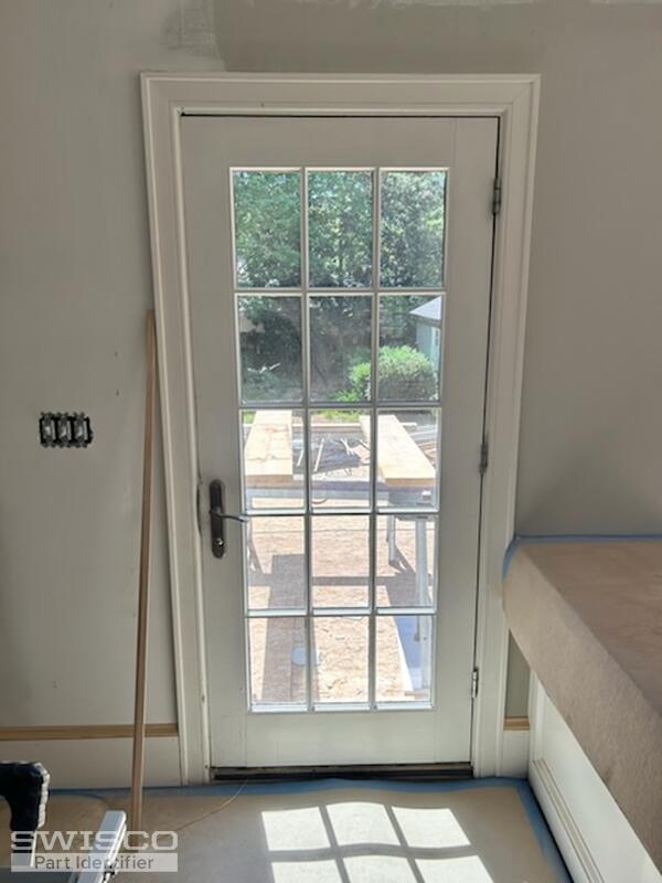 Pella wood door with multipoint hardware : SWISCO.com