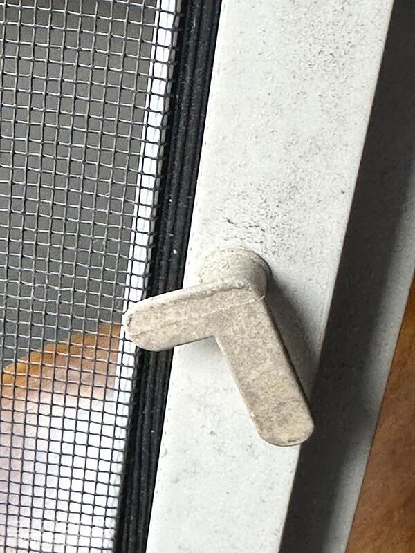 SWISCO.com: Screen Retainer Turn Clip